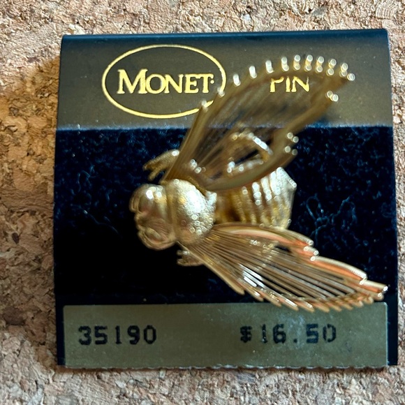 Monet | Jewelry | Monet Sophisticated Bee Pin On Original Black And ...